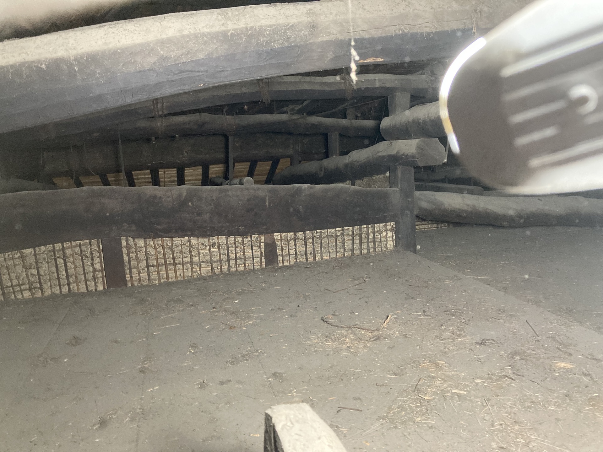 O県の古民家の小屋裏: BLOG/雑記帳